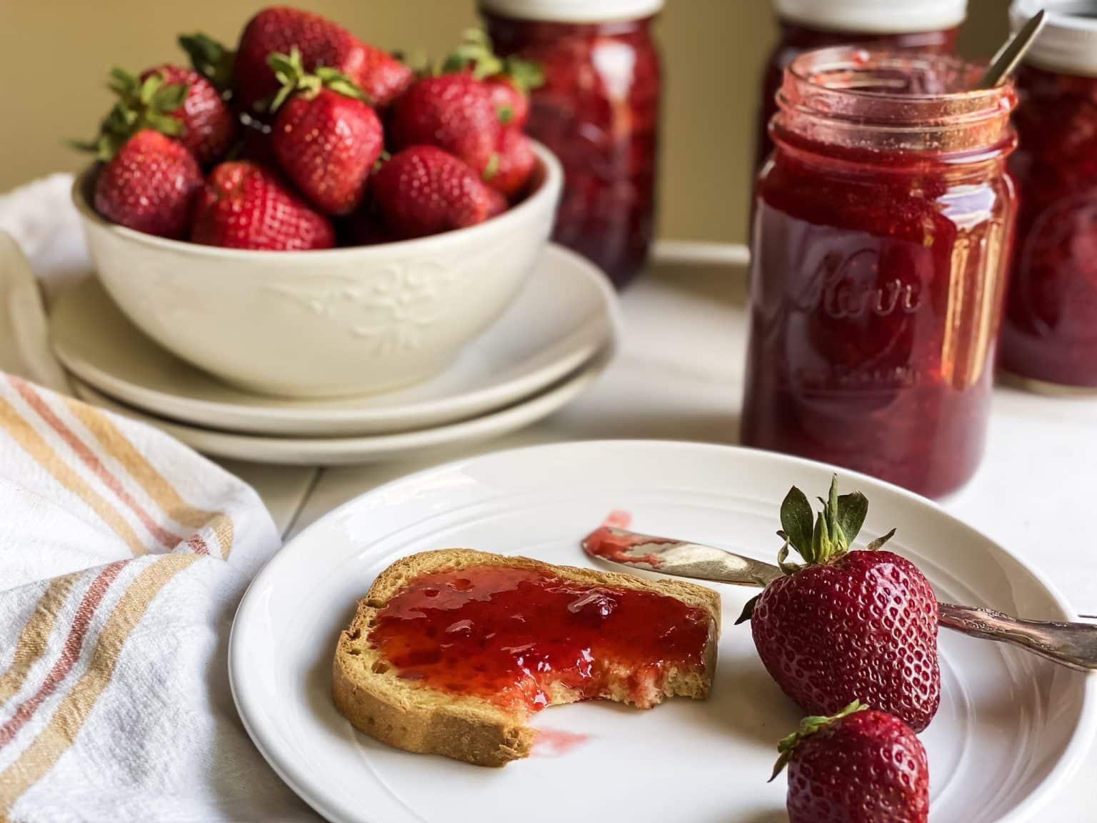 Easy Beginner Canning: How to Make The Best Strawberry Jam - Joanna Overly